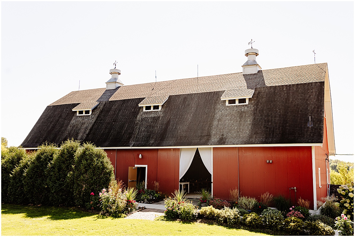 Dellwood Barn Wedding | Genna & Gregg | Cameron & Tia